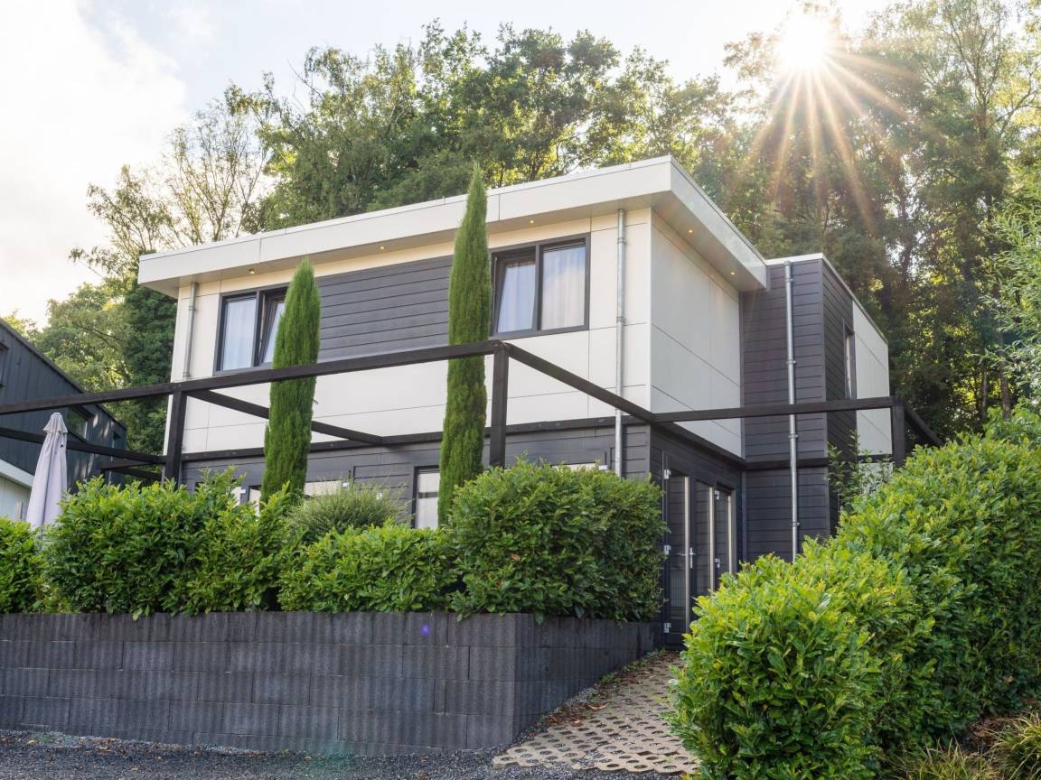 150 M² House ∙ 1 Bedroom ∙ 10 Guests - Heerlen