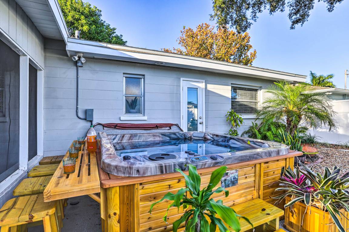 139 M² House ∙ 3 Bedrooms ∙ 8 Guests - St. Pete Beach, FL