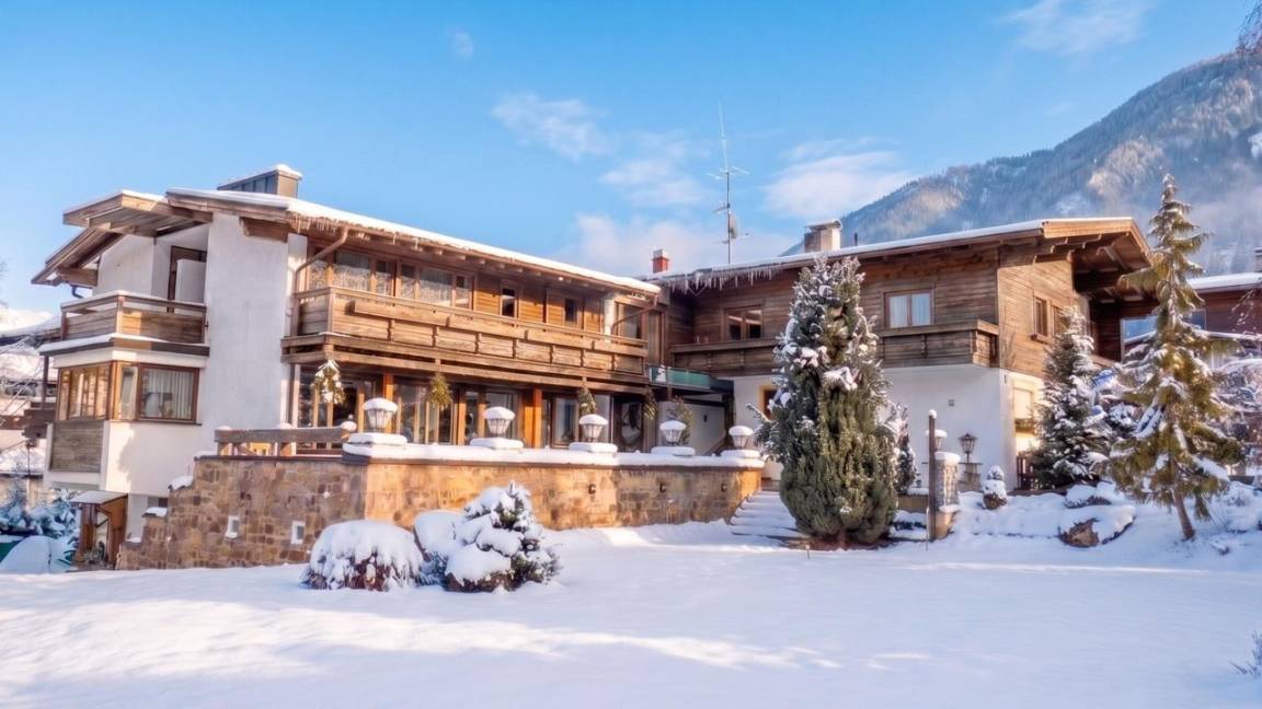 350 M² Ferienhaus ∙ 17 Schlafzimmer ∙ 38 Gäste - Söll
