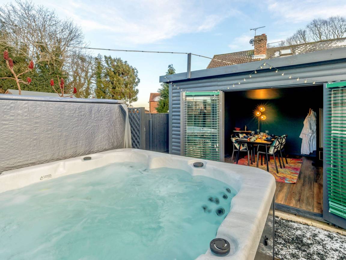 Cottage ∙ 2 Bedrooms ∙ 4 Guests - Derby, UK