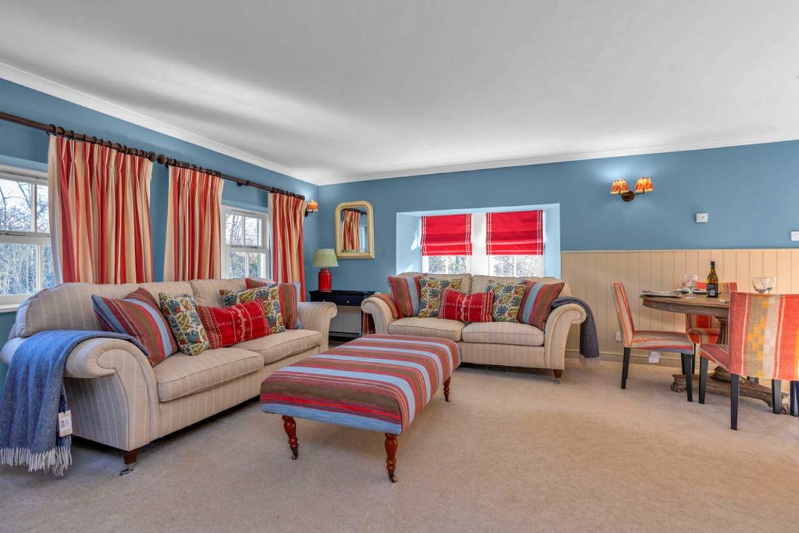 130 M² Cottage ∙ 2 Bedrooms ∙ 4 Guests - Melrose