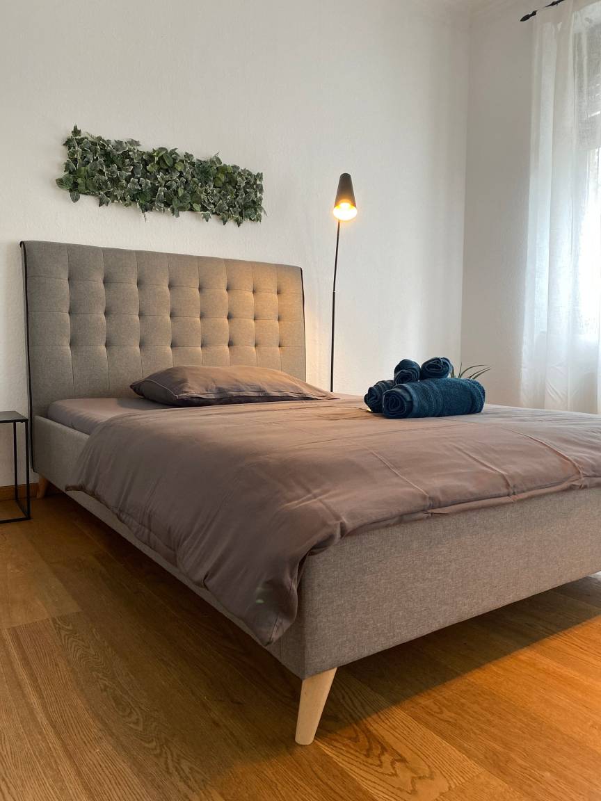 85 M² Private Room ∙ 1 Bedroom ∙ 1 Guest - Frankfurt