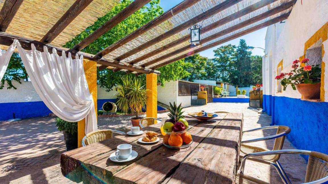 625 M² Talo ∙ 11 Makuuhuonetta ∙ 38 Vierasta - Archidona