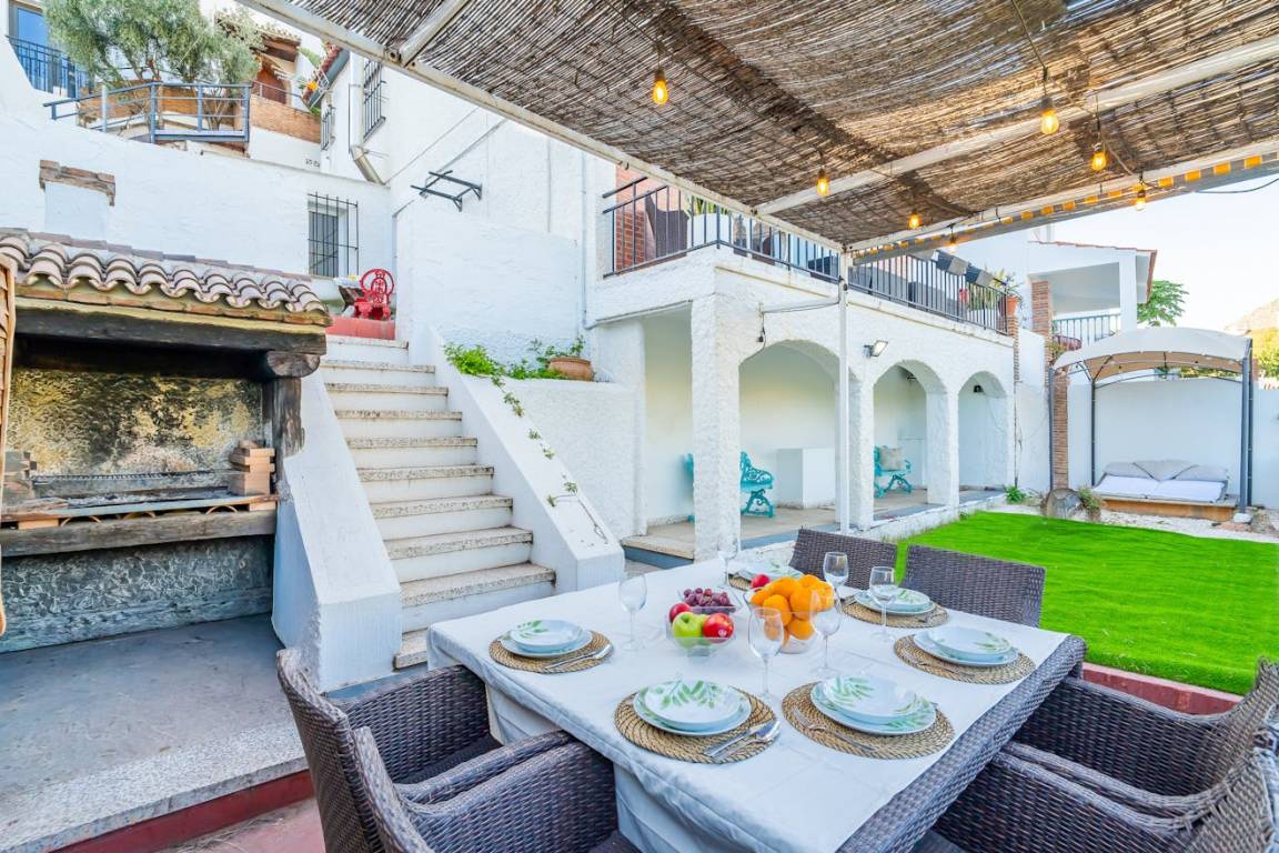 215 M² Ferienhaus ∙ 4 Schlafzimmer ∙ 7 Gäste - Málaga