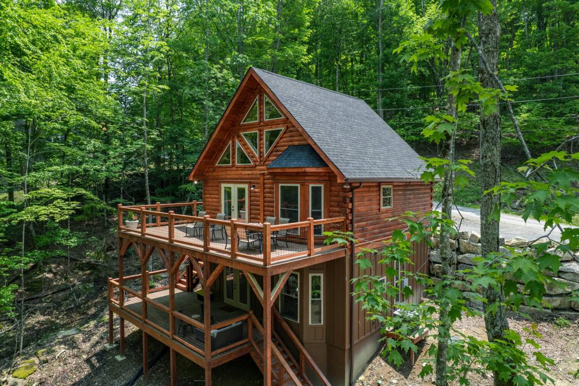 Cabin ∙ 2 Bedrooms ∙ 8 Guests - Beech Mountain, NC