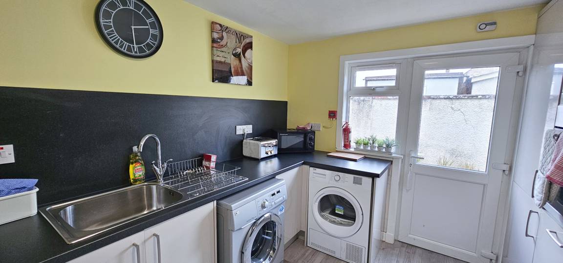 75 M² Ferienwohnung ∙ 4 Schlafzimmer ∙ 9 Gäste - Inverness