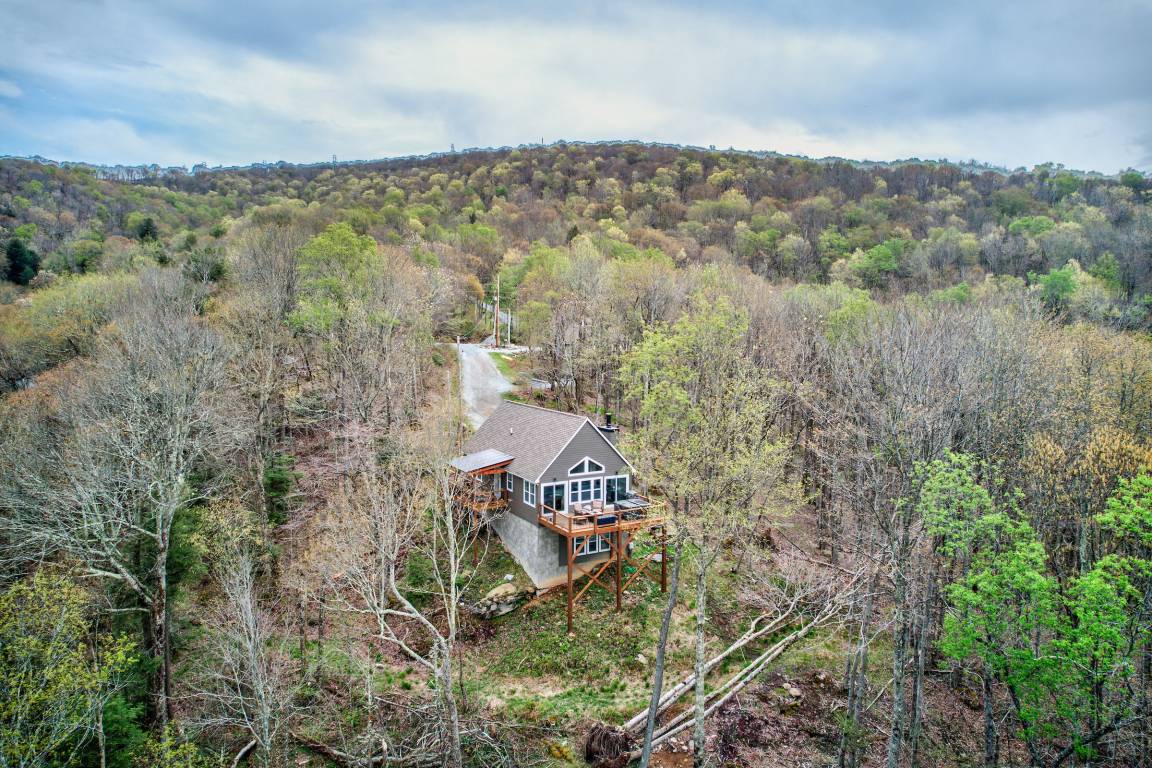House ∙ 3 Bedrooms ∙ 7 Guests - Beech Mountain, NC