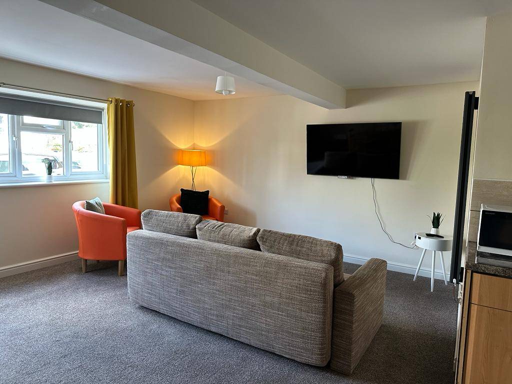 55 M² Apartment ∙ 2 Bedrooms ∙ 6 Guests - Painswick