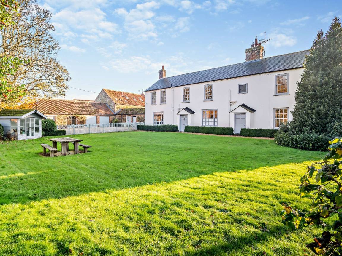 Cottage ∙ 4 Bedrooms ∙ 8 Guests - Hunstanton