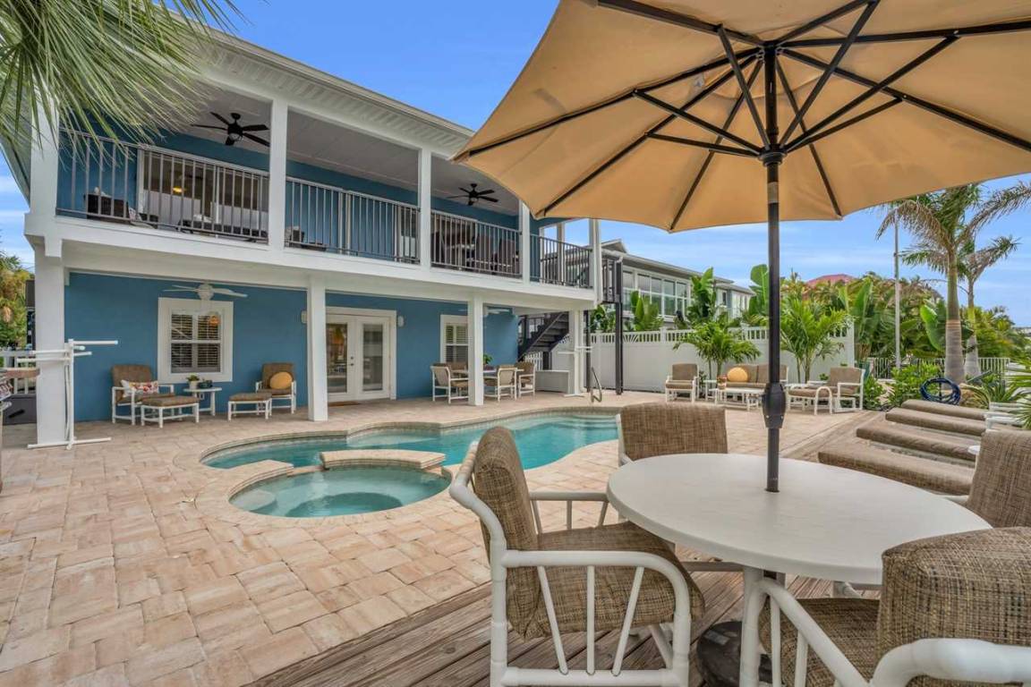 118 M² House ∙ 2 Bedrooms ∙ 6 Guests - Fort Myers Beach, FL