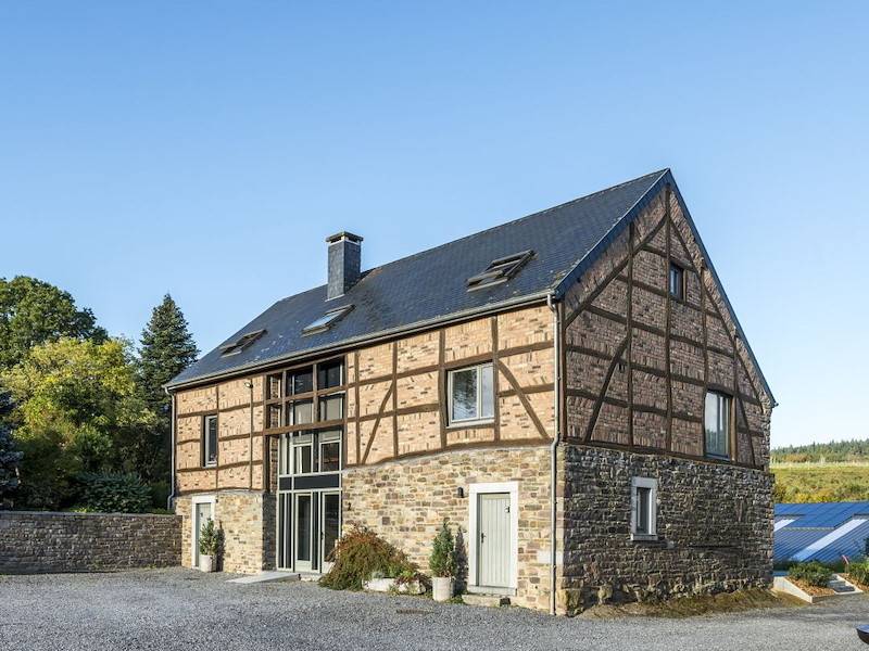 Maison De Vacances ∙ 6 Chambres ∙ 20 Personnes - Rendeux