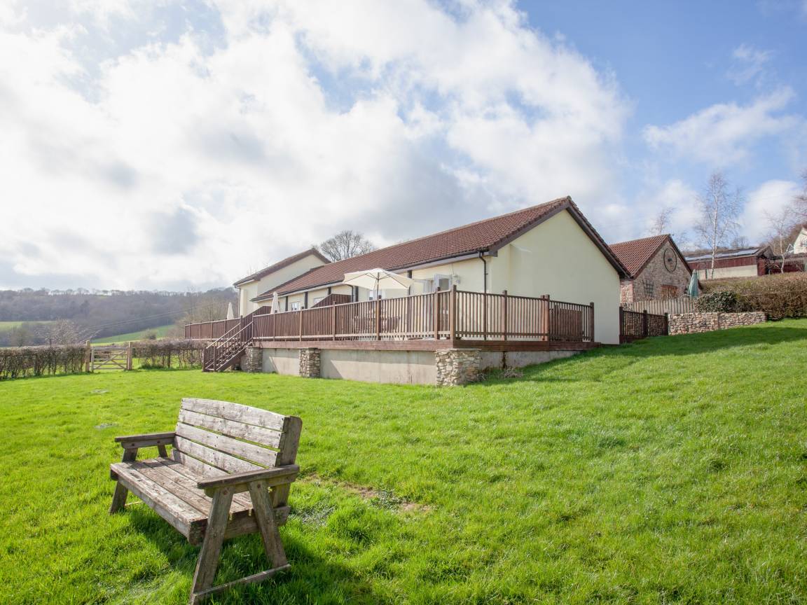 Cottage ∙ 2 Bedrooms ∙ 4 Guests - Honiton