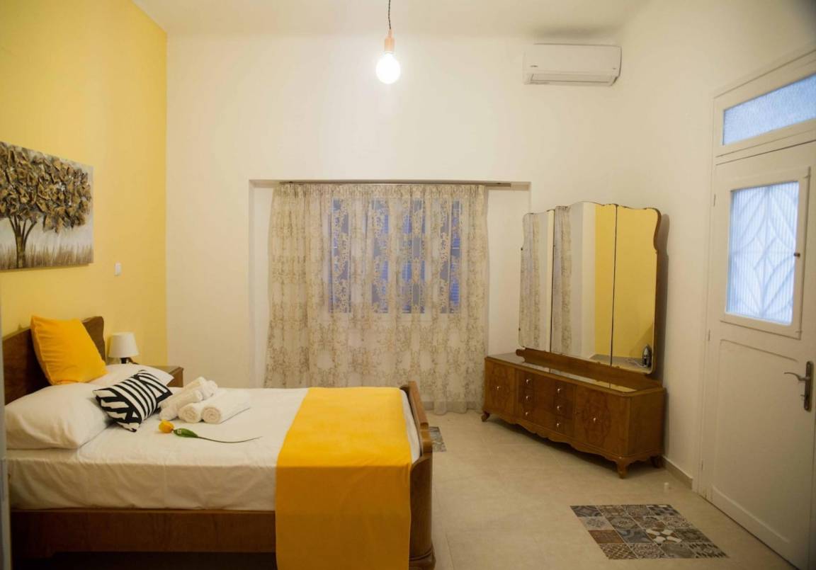 35 M² Apartment ∙ 2 Bedrooms ∙ 5 Guests - Пирей