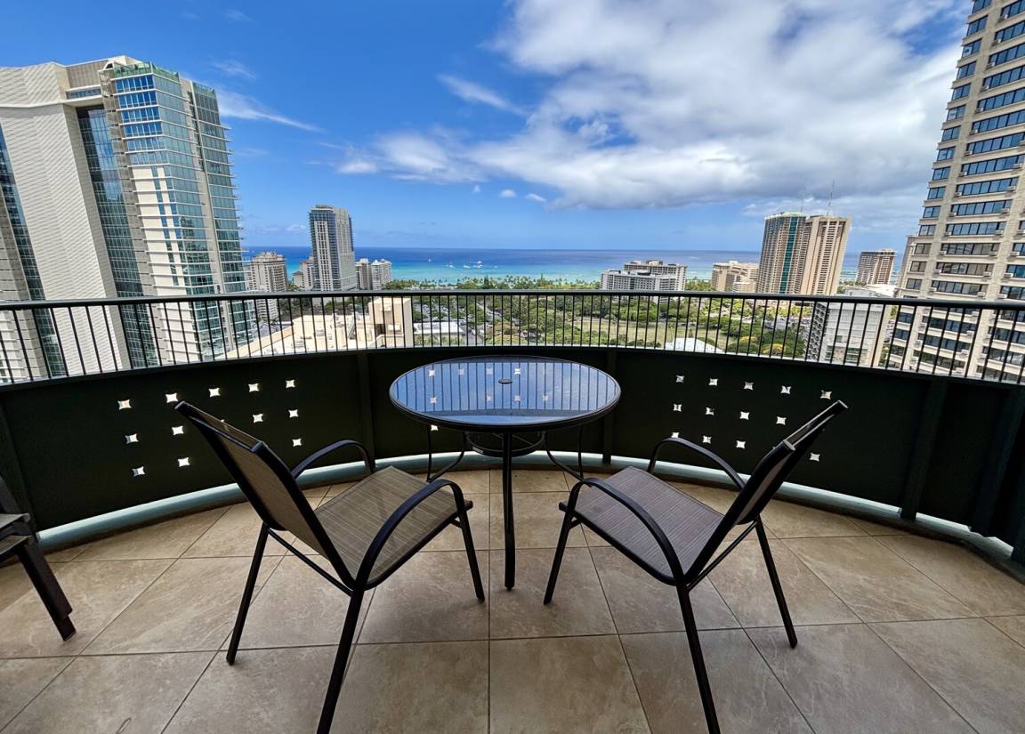 95 M² Huoneisto ∙ 2 Makuuhuonetta ∙ 4 Vierasta - Honolulu, HI