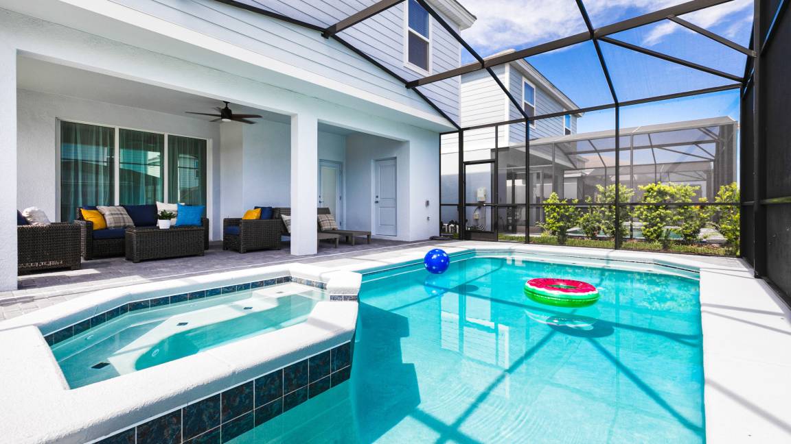 Villa ∙ 7 Bedrooms ∙ 20 Guests - Davenport, FL