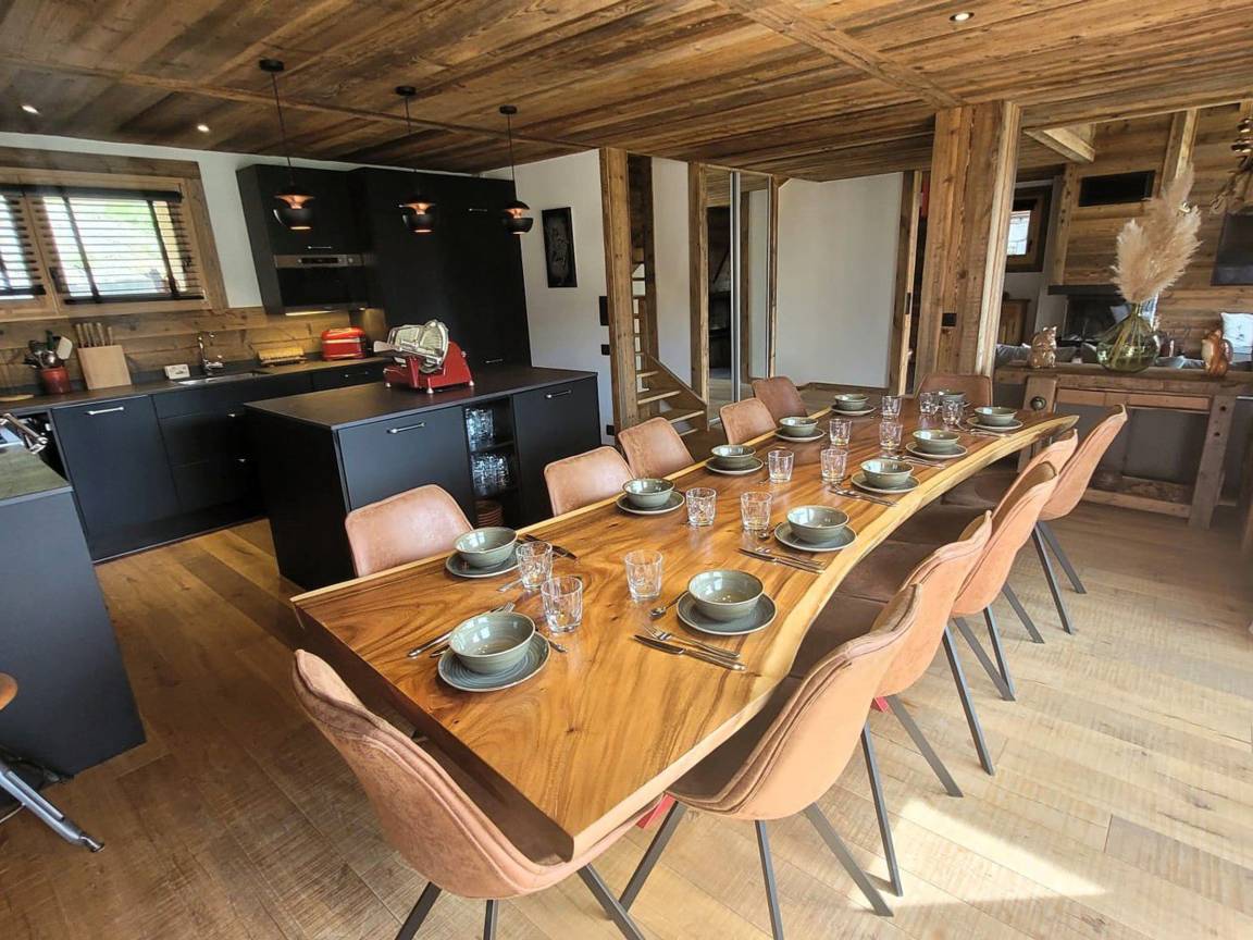 139 M² Chalet ∙ 5 Bedrooms ∙ 12 Guests - Les Gets