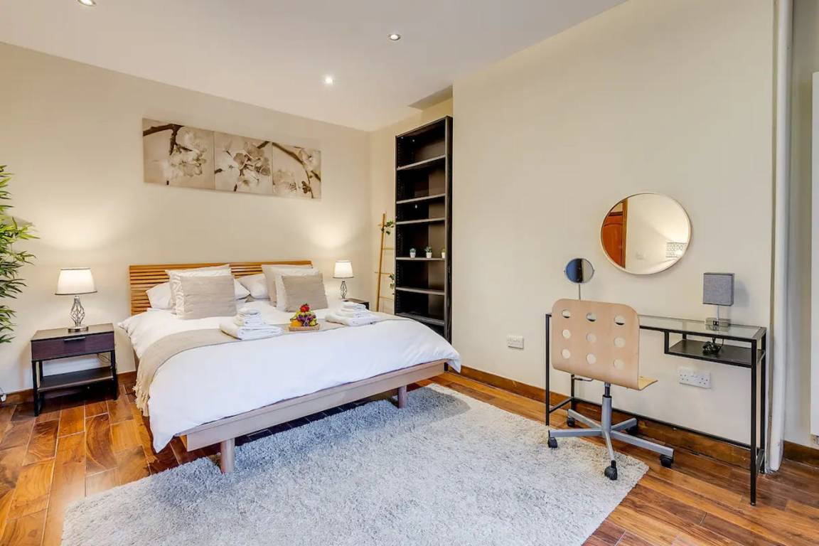 100 M² Appartement ∙ 2 Chambres ∙ 6 Personnes - Edgware