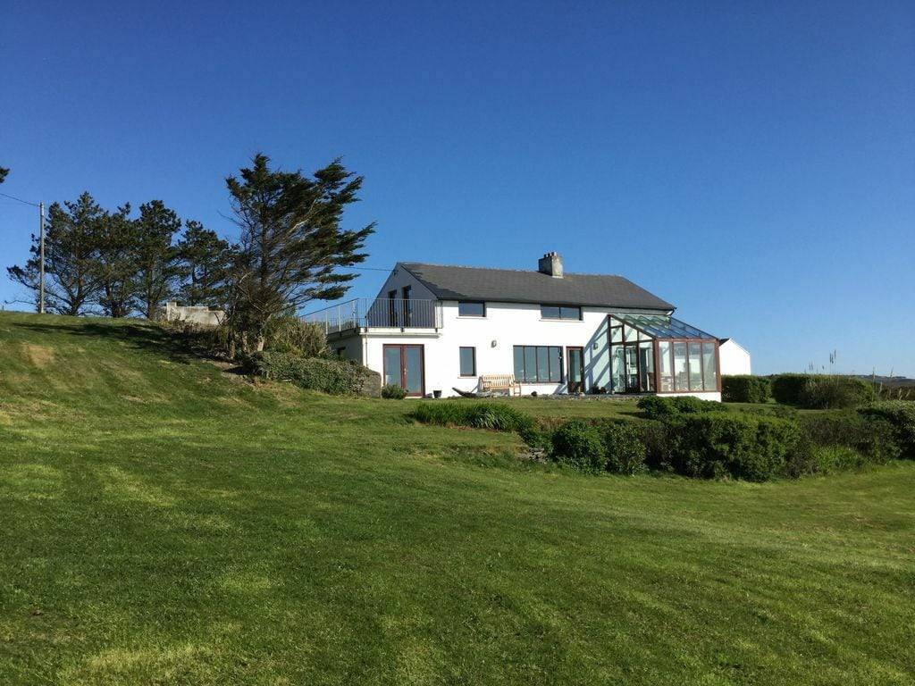 130 M² House ∙ 4 Bedrooms ∙ 6 Guests - Skibbereen