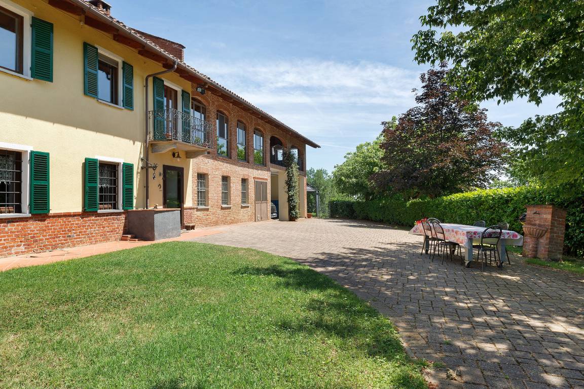 250 M² Maison De Vacances ∙ 3 Chambres ∙ 8 Personnes - Asti