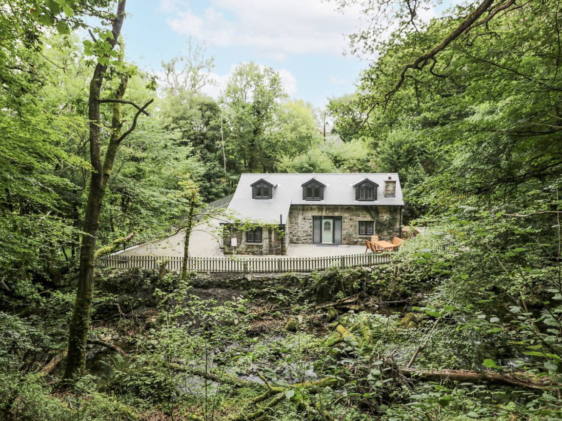 Cottage ∙ 4 Bedrooms ∙ 7 Guests - Dolgellau