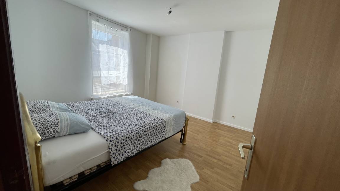 Talo ∙ 5 Makuuhuonetta ∙ 8 Vierasta - Charleroi