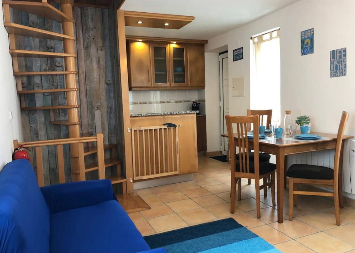 72 M² Huis ∙ 1 Slaapkamer ∙ 2 Gasten - Nazaré