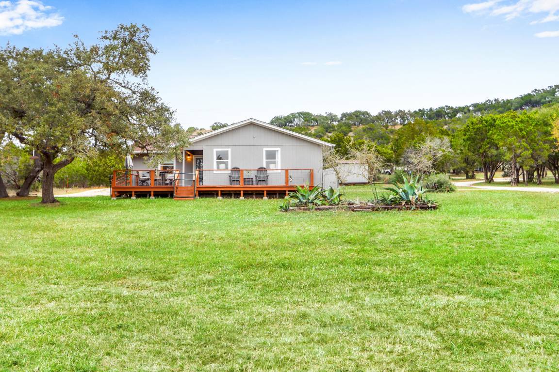 99 M² House ∙ 2 Bedrooms ∙ 4 Guests - Wimberley, TX