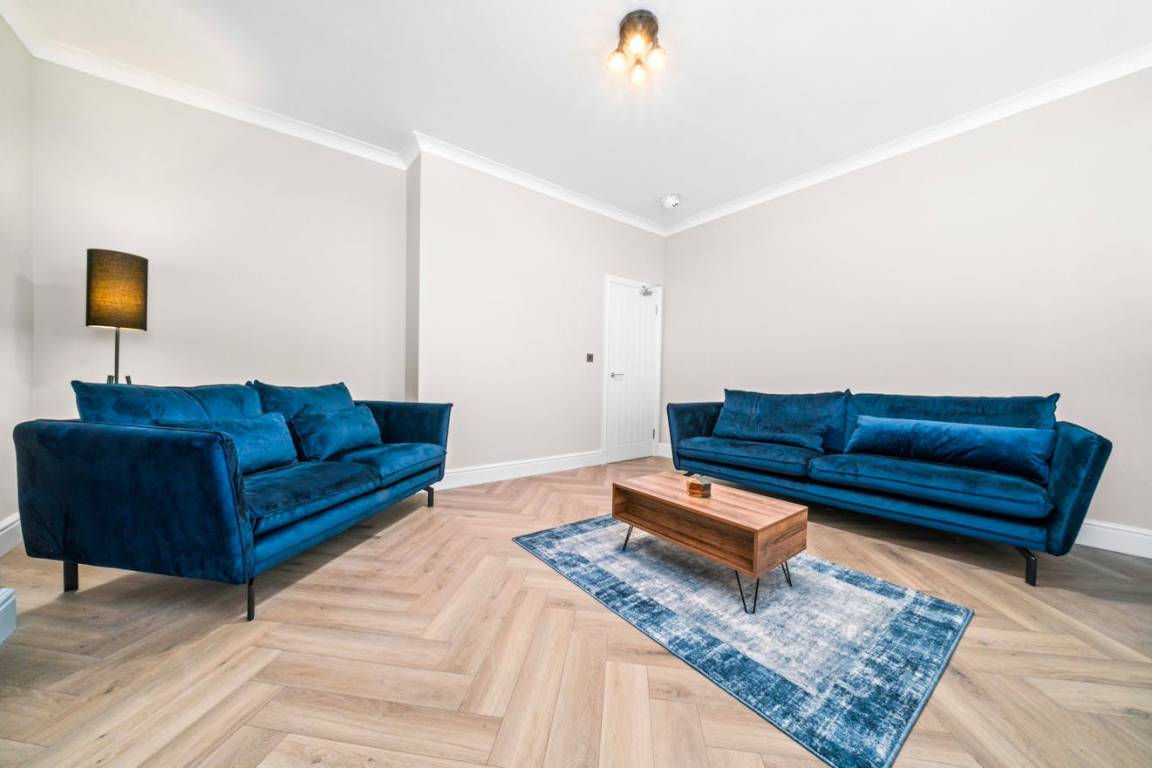 300 M² Apartment ∙ 4 Bedrooms ∙ 8 Guests - Carlisle