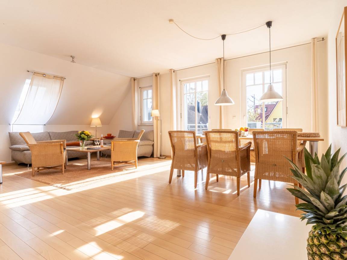 90 M² Ferienwohnung ∙ 3 Schlafzimmer ∙ 6 Gäste - Prerow