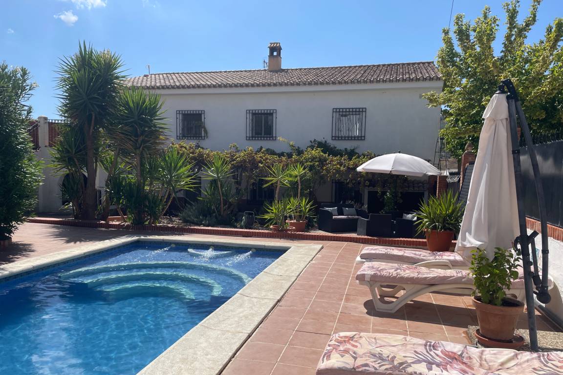 125 M² Villa ∙ 4 Habitaciones ∙ 13 Huéspedes - Alhama de Granada