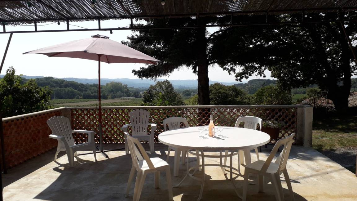 112 M² House ∙ 5 Bedrooms ∙ 8 Guests - Nyons