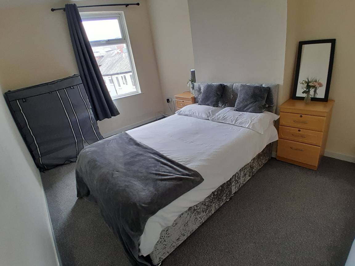 75 M² Apartment ∙ 2 Bedrooms ∙ 5 Guests - Blackpool