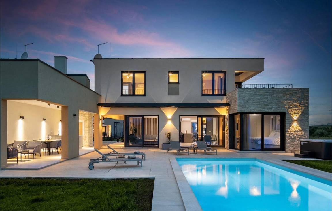 232 M² Maison De Vacances ∙ 4 Chambres ∙ 10 Personnes - Novigrad