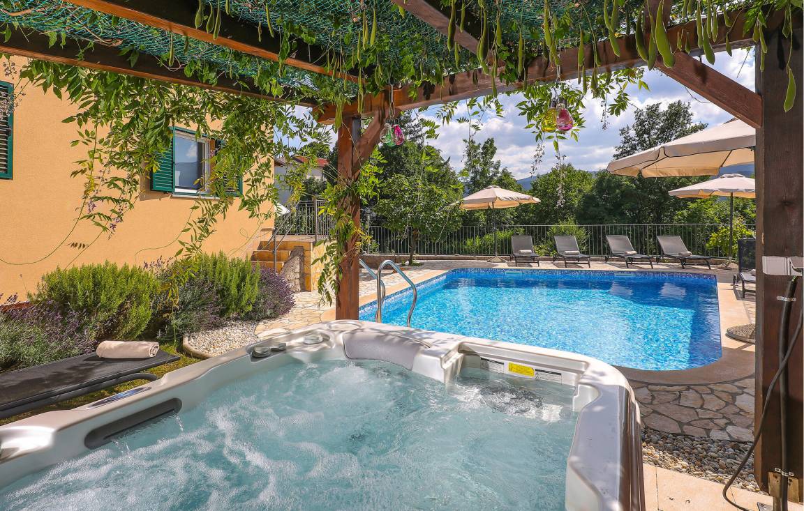 300 M² Ferienhaus ∙ 4 Schlafzimmer ∙ 8 Gäste - Opatija