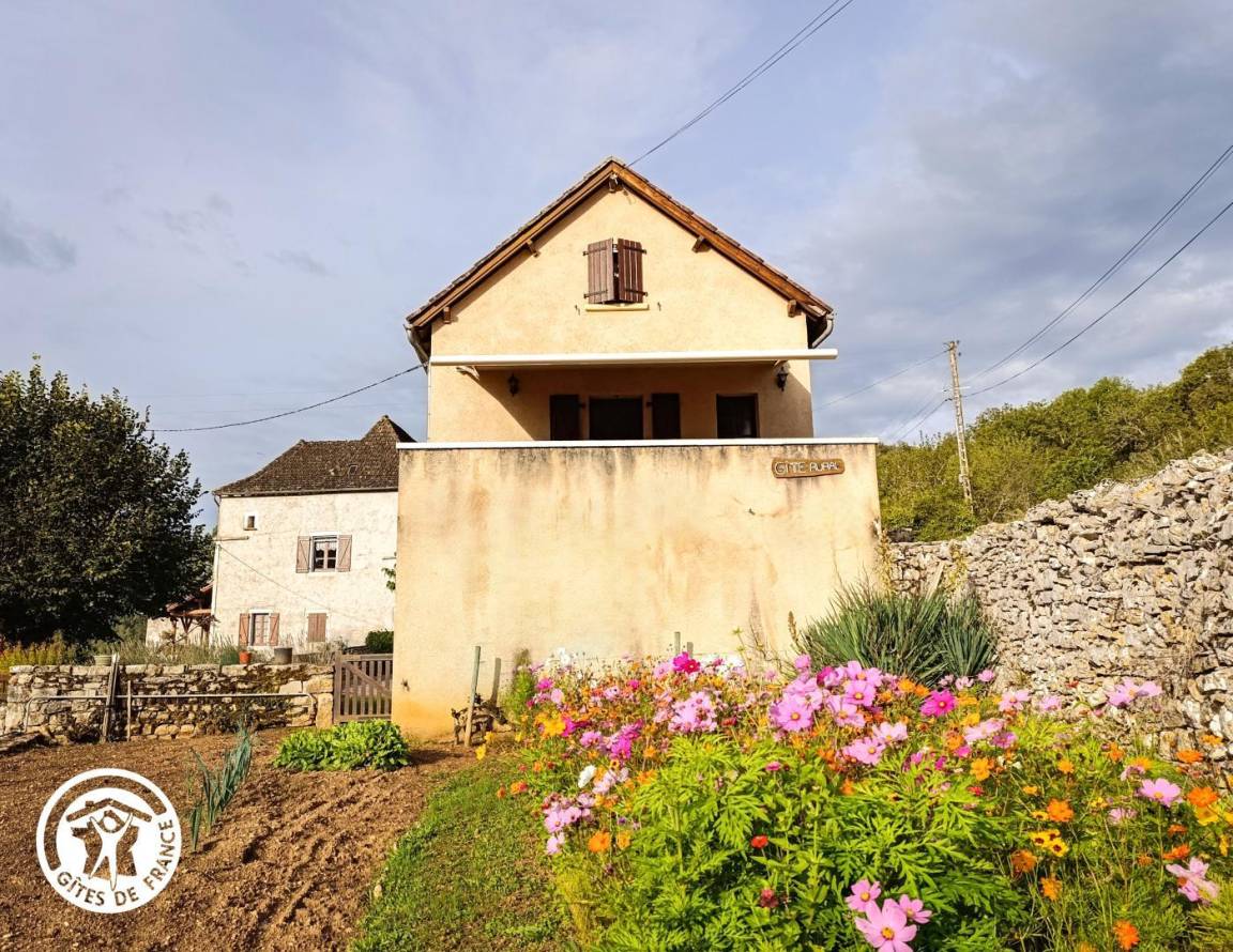 111 M² Gîte ∙ 2 Chambres ∙ 4 Personnes - Saujac