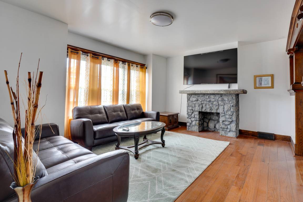 139 M² Apartment ∙ 4 Bedrooms ∙ 8 Guests - Buffalo, NY