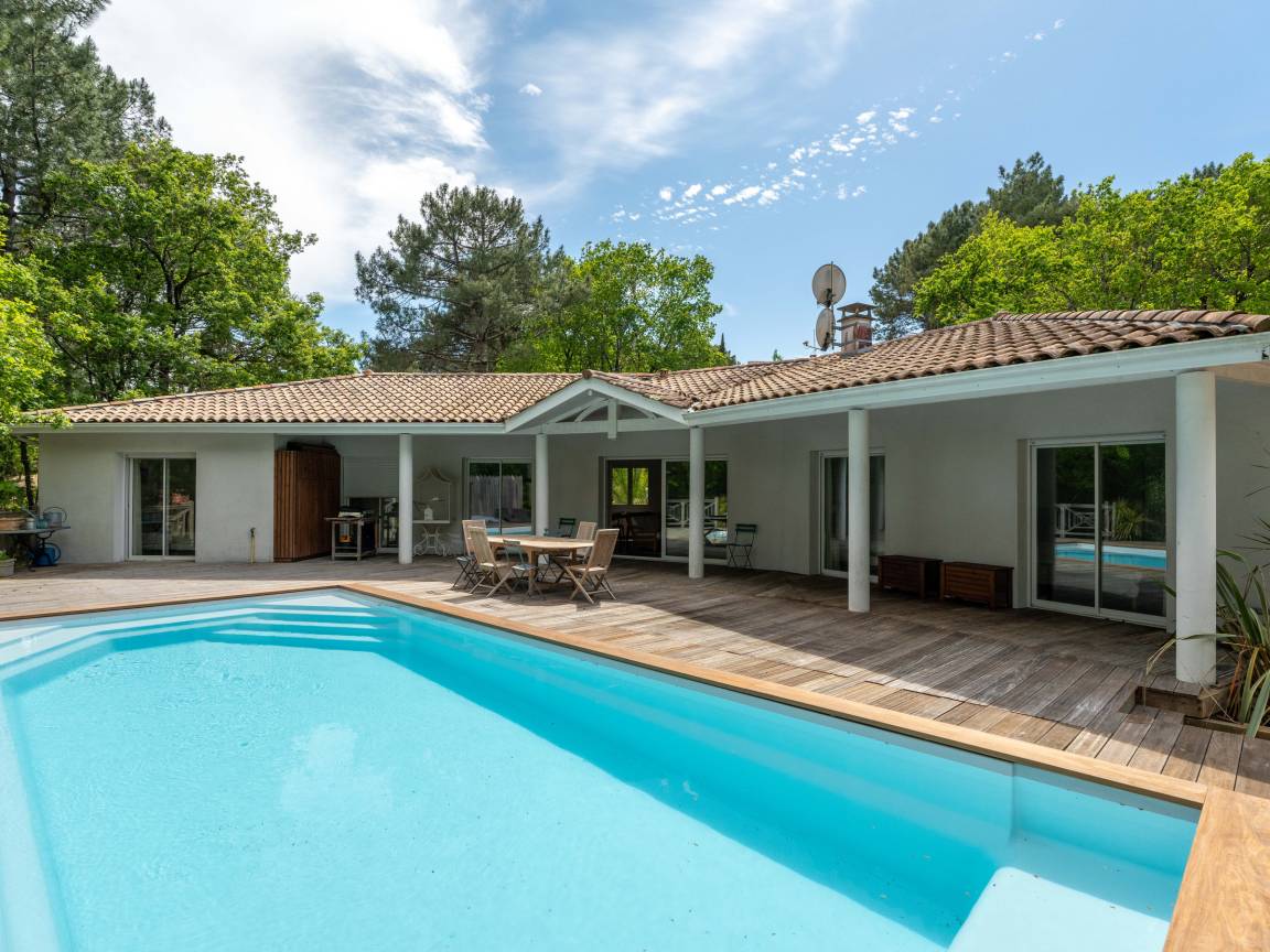 140 M² Villa ∙ 4 Bedrooms ∙ 8 Guests - Biscarrosse