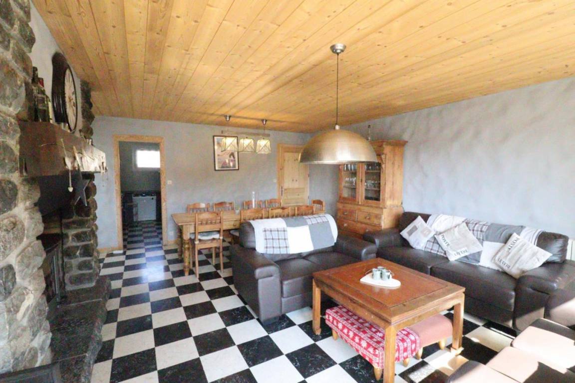 120 M² Chalet ∙ 4 Bedrooms ∙ 10 Guests - Les Gets