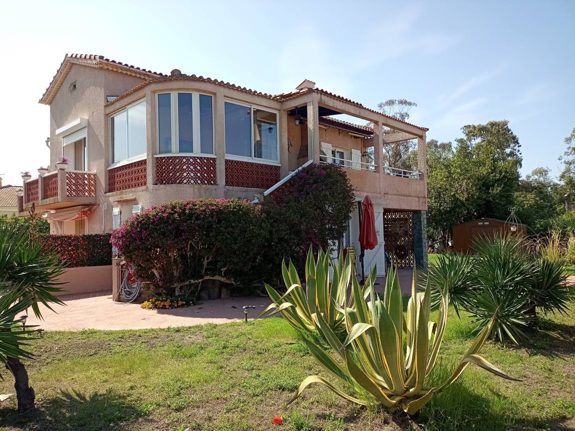 120 M² Appartement ∙ 3 Chambres ∙ 8 Personnes - Biguglia