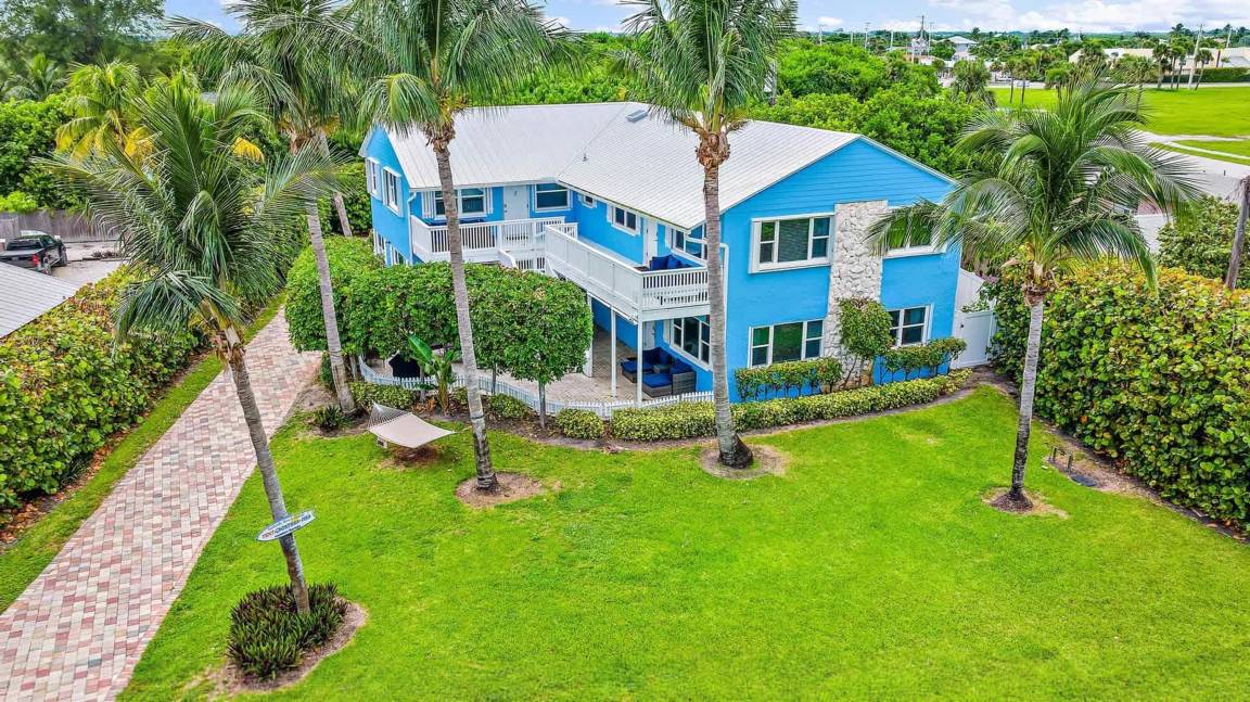 House ∙ 8 Bedrooms ∙ 32 Guests - Fort Pierce, FL