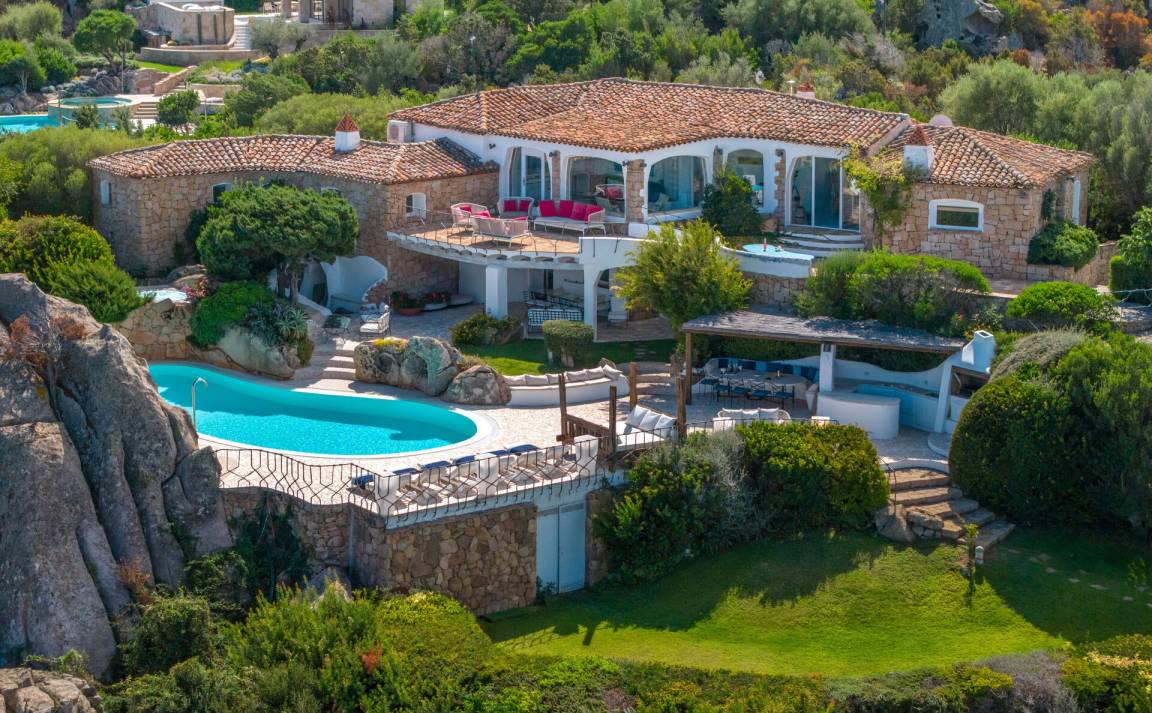 540 M² Villa ∙ 9 Habitaciones ∙ 20 Huéspedes - Olbia