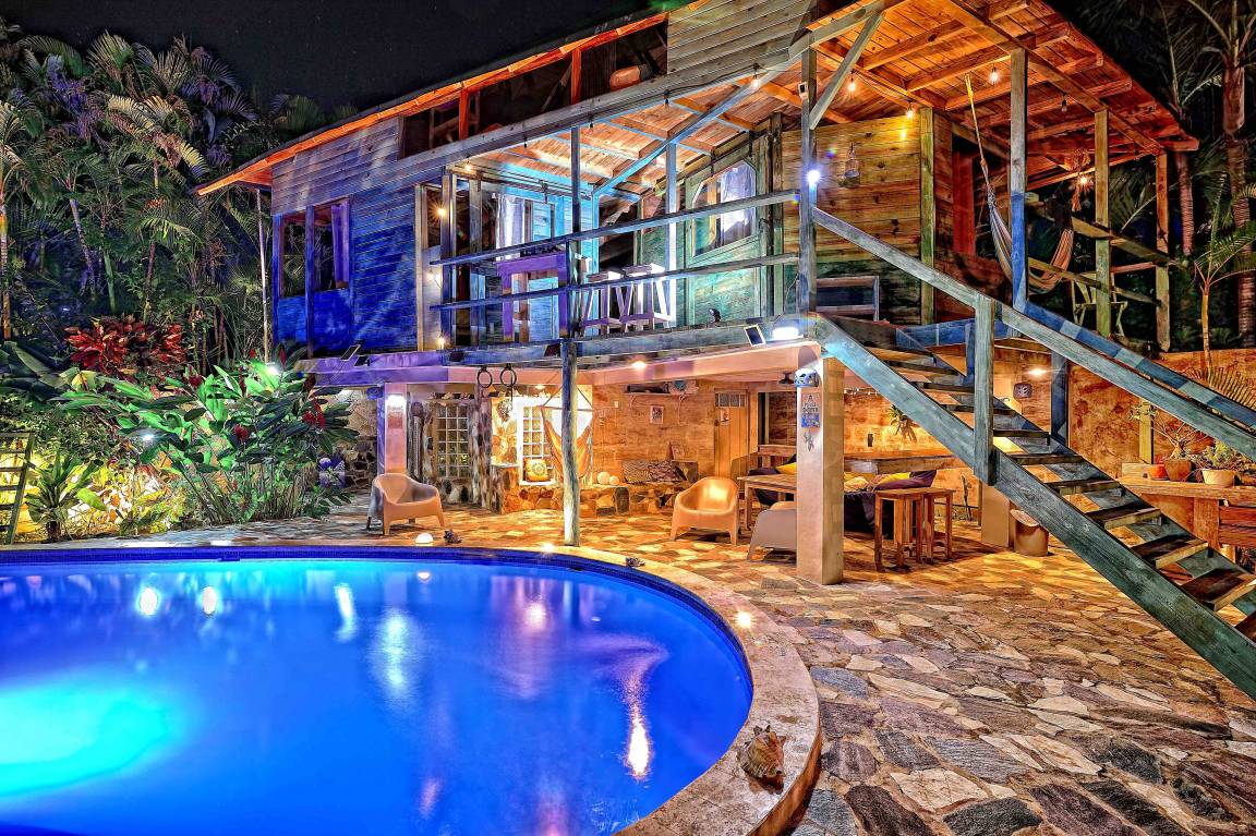 Chalet ∙ 3 Bedrooms ∙ 8 Guests - Caribbean