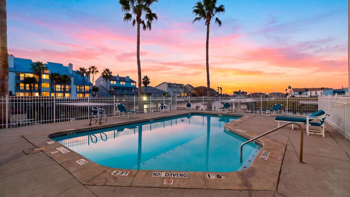 123 M² Apartment ∙ 2 Bedrooms ∙ 8 Guests - Corpus Christi, TX