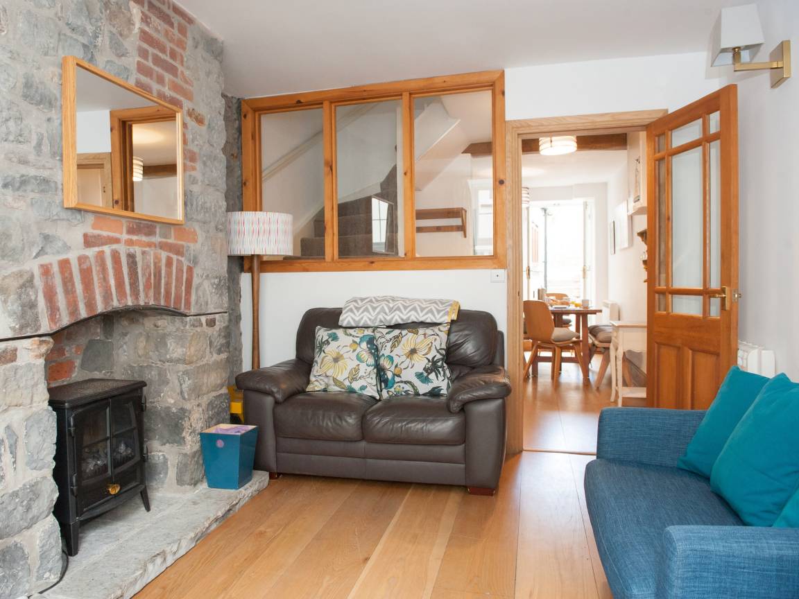 Cottage ∙ 4 Bedrooms ∙ 8 Guests - Lyme Regis