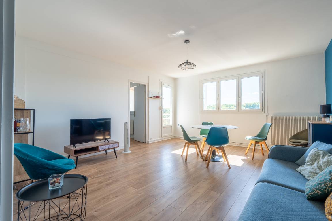 96 M² Appartement ∙ 4 Chambres ∙ 6 Personnes - Bourges