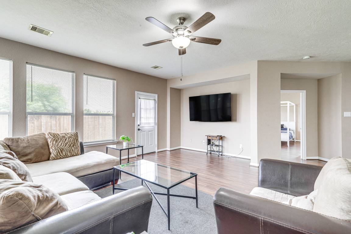 315 M² House ∙ 5 Bedrooms ∙ 14 Guests - Spring, TX