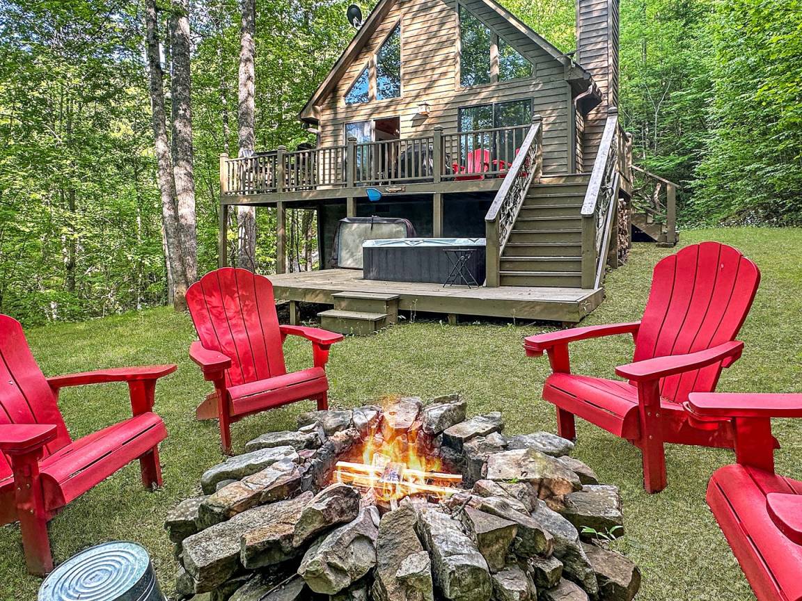 Cabin ∙ 2 Bedrooms ∙ 6 Guests - Robbinsville, NC