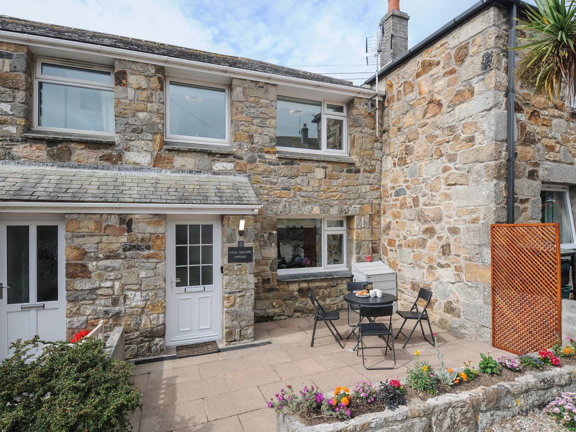 Cottage ∙ 2 Bedrooms ∙ 4 Guests - Hayle