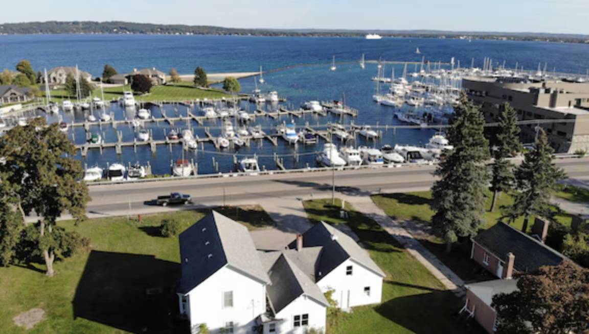 232 평방 미터 주택 ∙ 침실 4개 ∙ 게스트 8명 - 미시간