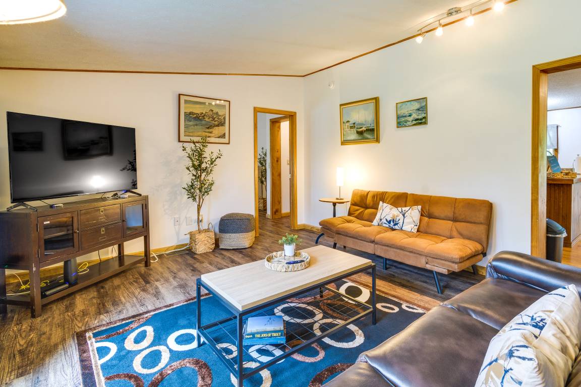 102 M² House ∙ 3 Bedrooms ∙ 6 Guests - Watkins Glen, NY